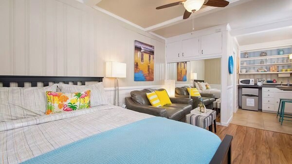 Steps To Newport Harbor, Balboa Fun Zone + Dock Access Edgewater Studios - Newport Beach, CA