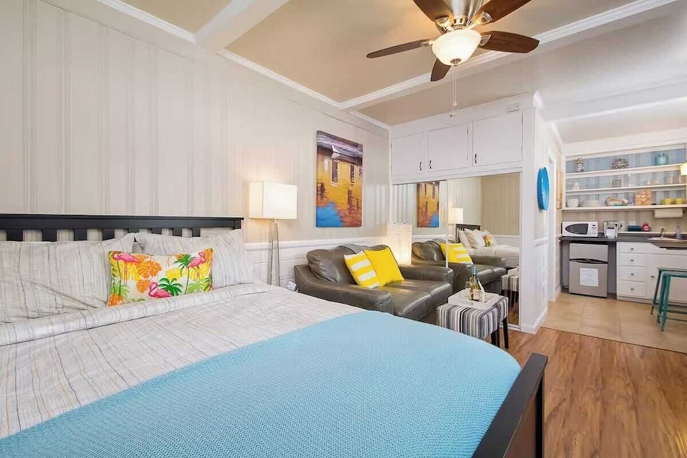 Steps To Newport Harbor, Balboa Fun Zone + Dock Access Edgewater Studios - Newport Beach, CA