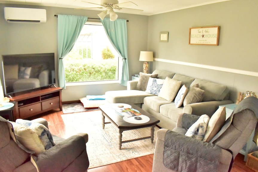 Charming 2-bedroom Kid And Pet Friendly House In Enchanting Lincoln City - Chinook Winds Casino Resort