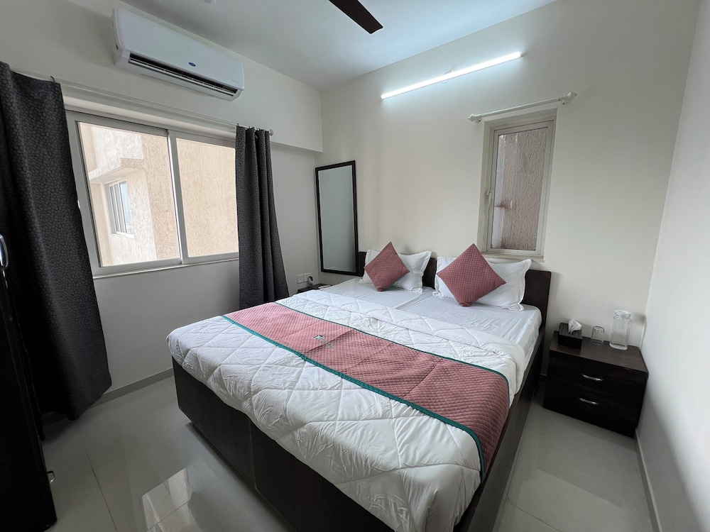 Pinaki Comfort Stay Omkar Signet - Mumbai