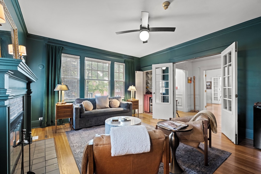 Southmoreland Mansion And Guest House On The Plaza | Sleeps 28! - Kansas City