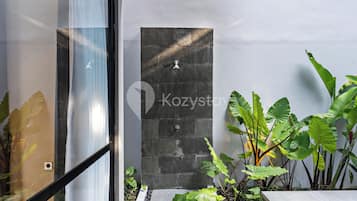 2 piscinas exteriores