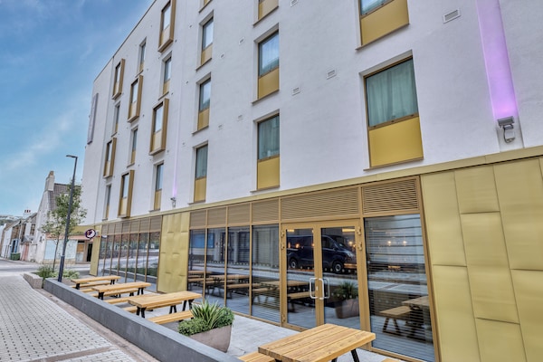 Premier Inn Jersey St Helier - Bath Street - Jersey