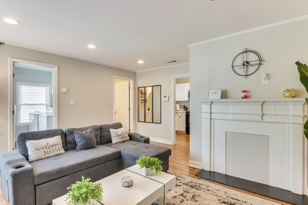 < 2 Mi To Uptown Charlotte: Home W/ Large Yard! - Charlotte, NC