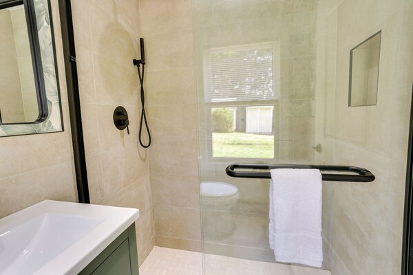 Walk To White Lake: Family Home W/ Deck & Bbq - Bethel