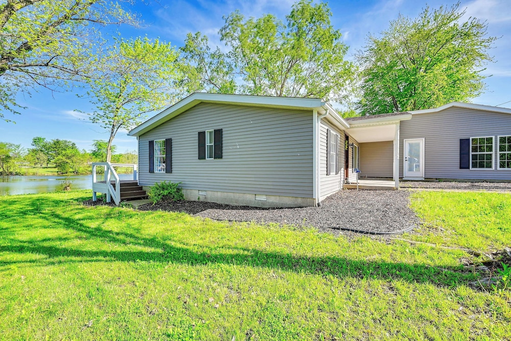 Near Hiking & Fishing: Dale Home W/ Deck! - Eagle Lake, Winslow