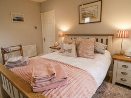 3 quartos, com decoração personalizada, com mobília individualizada 