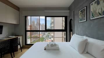 Estúdio | Cortinas/cortinados opacos, ferro/tábua de engomar, Wi-fi grátis