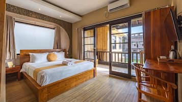 Quarto Premium, varanda | Wi-fi grátis, roupa de cama fornecida