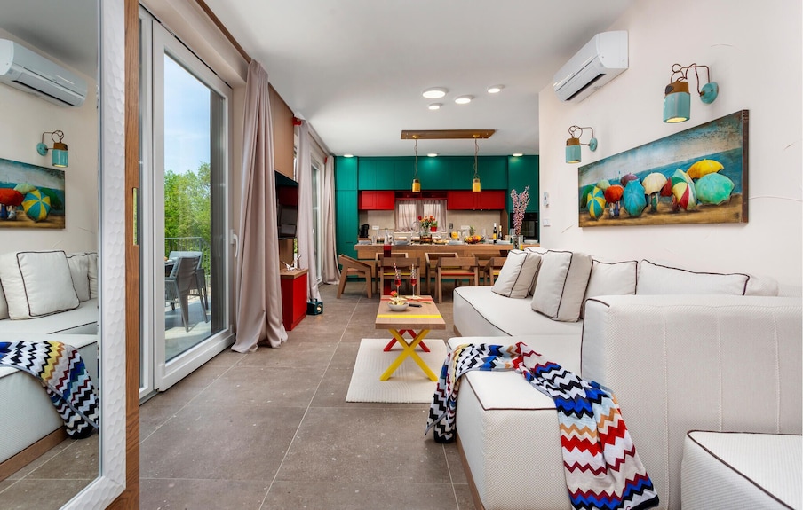 Amazing Home In Malinska - Malinska