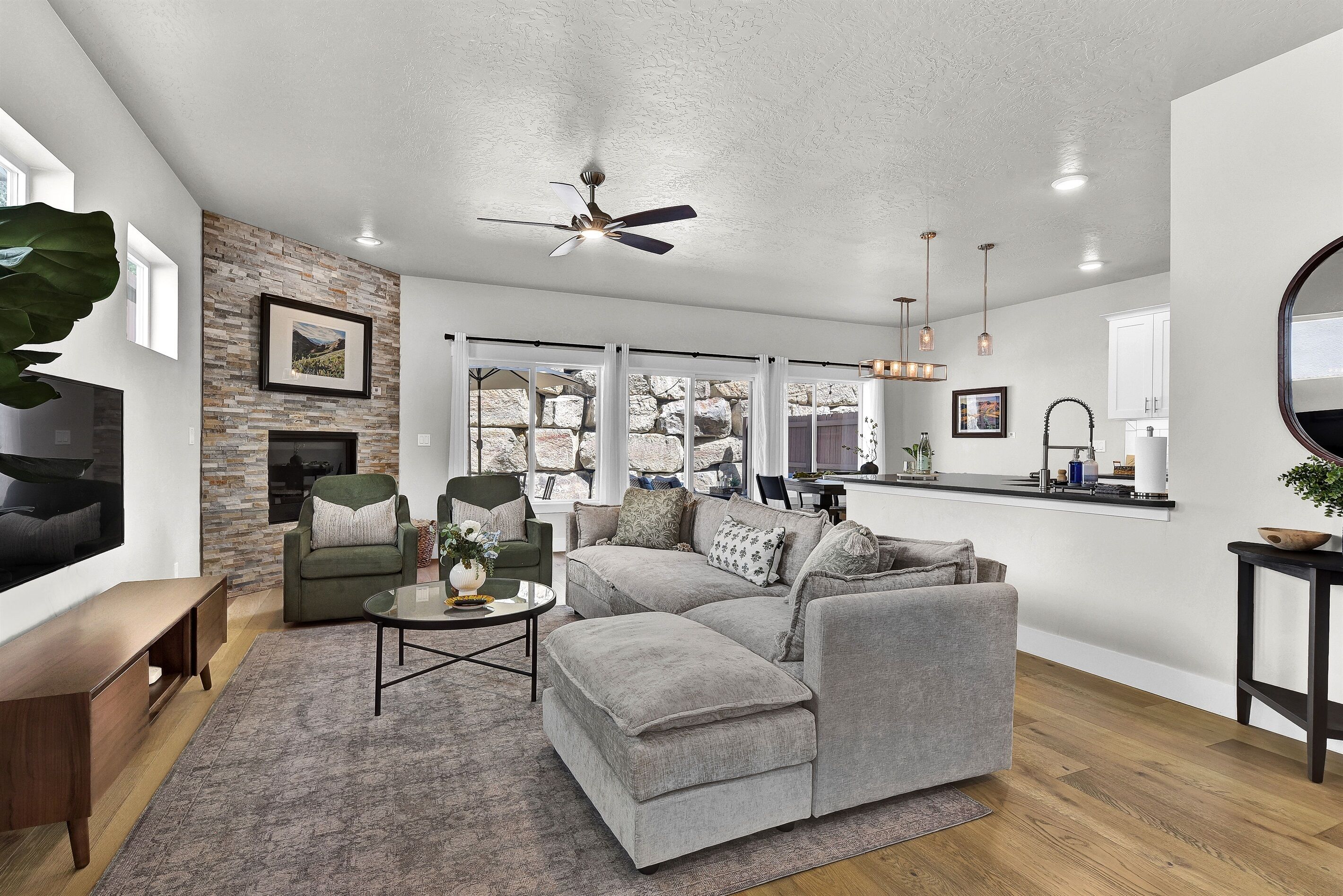 Hillside Harmony Luxury Comfort - Boise, ID