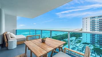 Suite de Luxo, 2 quartos, cozinha, vista para o oceano | Vista da varanda