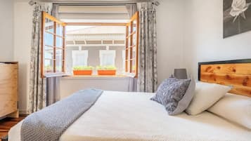 Roupas de cama premium, edredons de pluma, ferros/tábuas de passar roupa