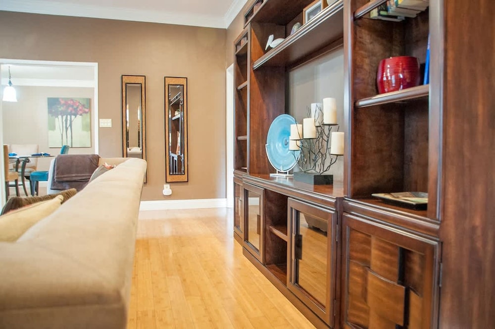 Large Groups-seq Parks Coast Wineries Skiing - Visalia, CA