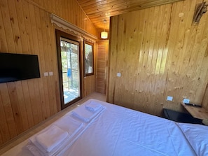 Bungalow Comfort, varanda, vista para o jardim | 1 quarto, quartos insonorizados, Wi-fi grátis