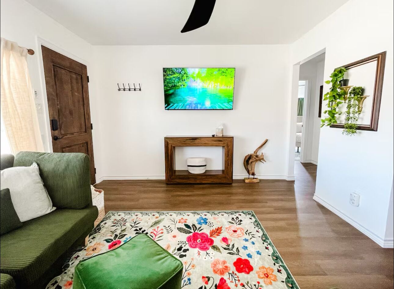 Beautiful Boho Bungalow - New Renovation - McKinney, TX