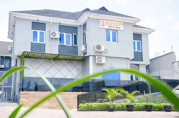 Ibizza Pit Hotel And Suites - Lagos