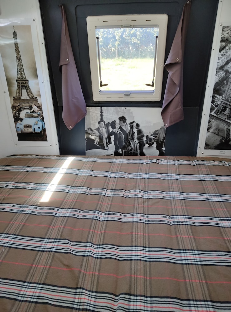 Atypical gîte converted into a camper van for 4 people with all ...