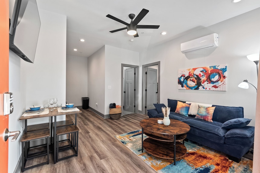 Spacious Apartment, King Bed, Cozy, Close To Downtown - Rocky Mount, NC