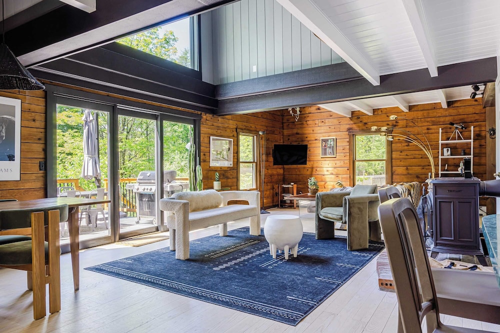 Pool+hot Tub, Firepit Near Hikes, Shops, Dining Cragswood Lodge By Avantstay - State of New York