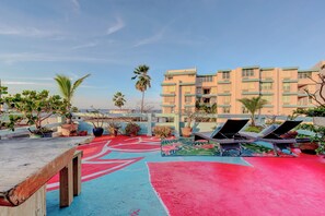 Apartamento Comfort, 4 quartos, cozinha, em frente ao mar | Terraço/pátio interior