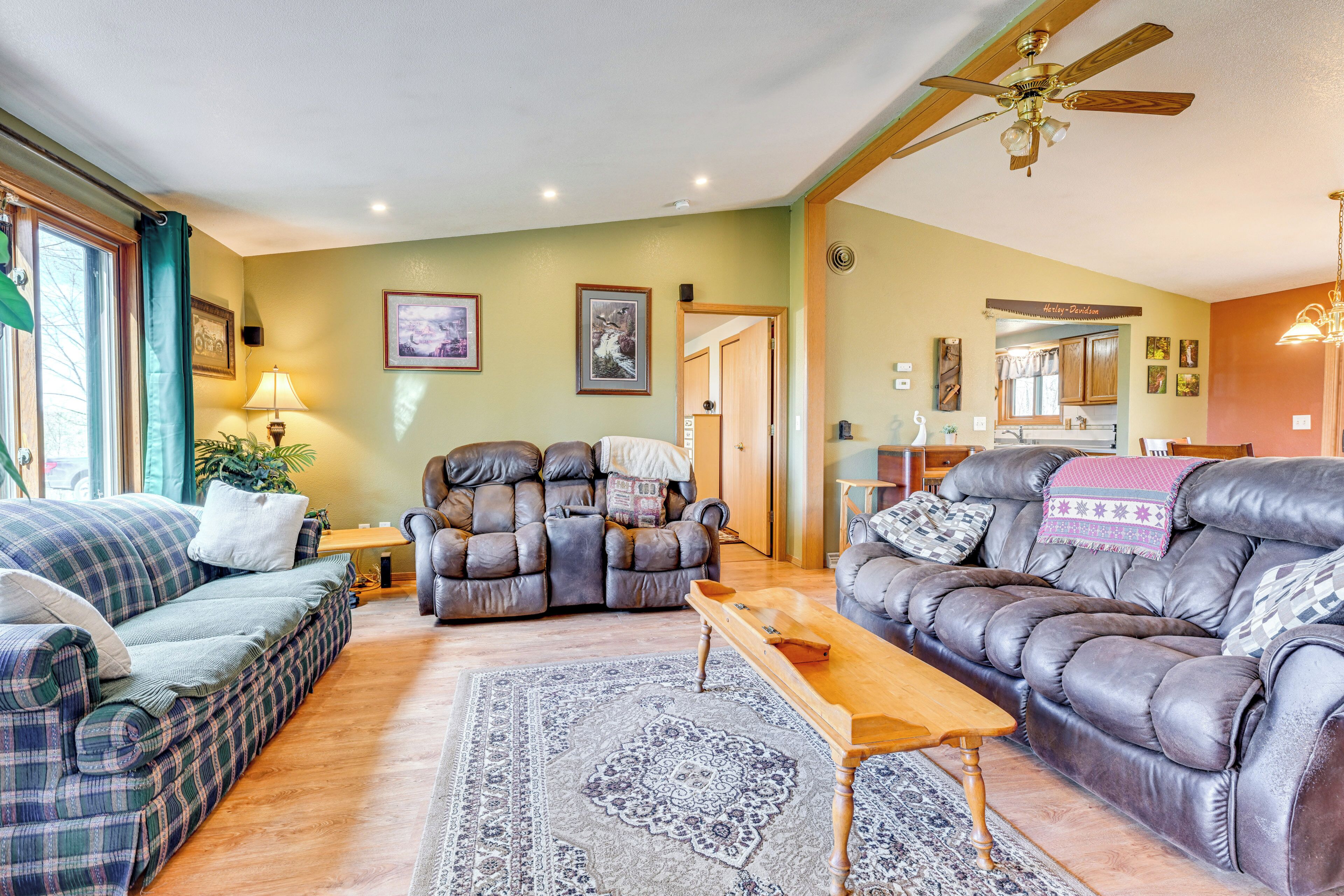 Furnished Deck W/ Forested Views: Manawa Home! - Waupaca