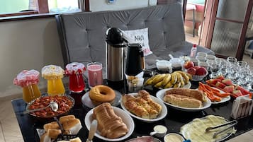 Pequeno-almoço completo diário incluído