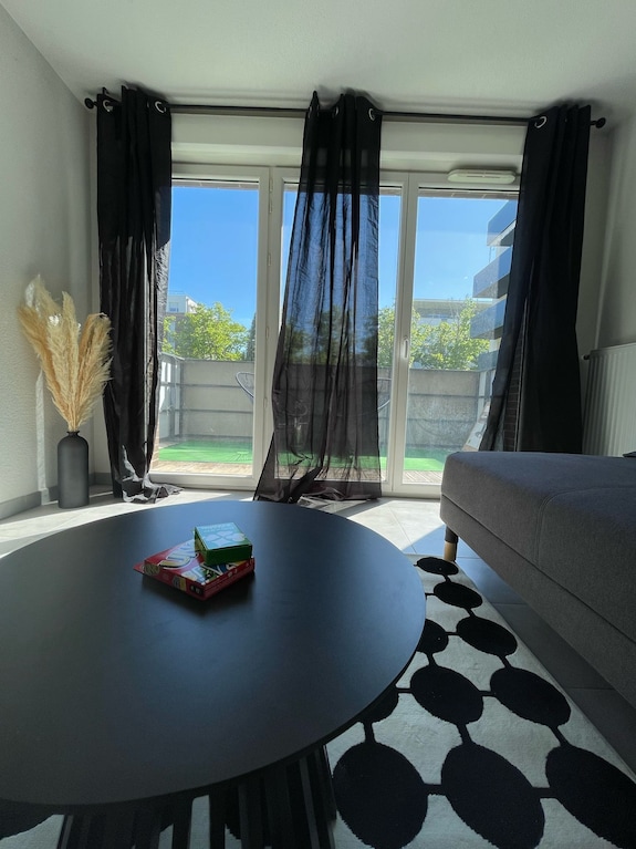 Cocooning & Peaceful Appartment In Toulouse Park View - トゥールーズ