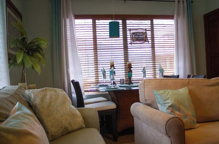 Fully Equipped 2 Bed Unit 800ft From World Renowned West Bay Beach, Roatan - West Bay