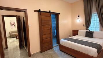 Suite Premium, Vista para a cidade | Casa de banho | Um polibã, toalhas fornecidas, sabão, champô