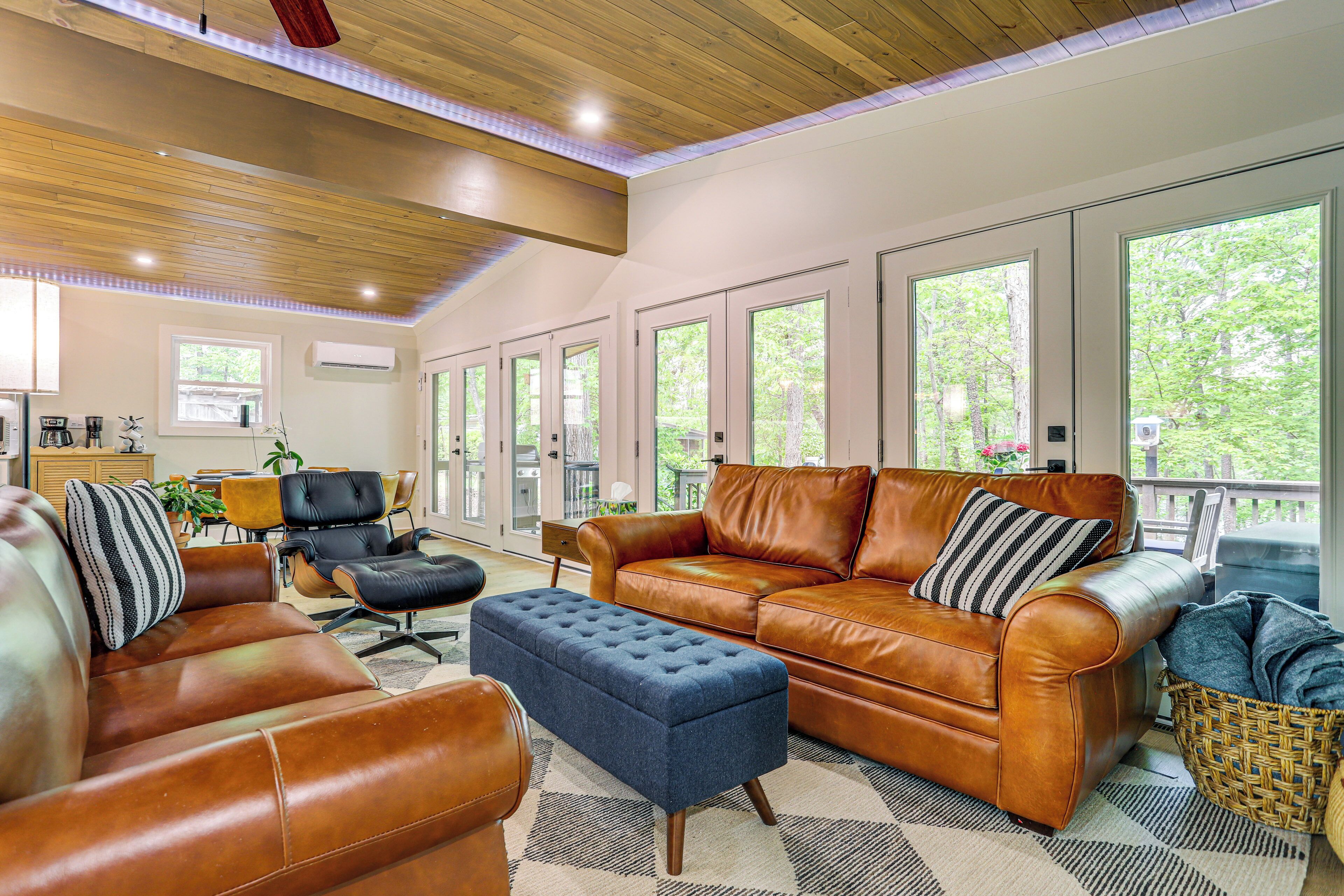 Decks & Yard Games: Lakefront In Gainesville! - Gainesville, GA