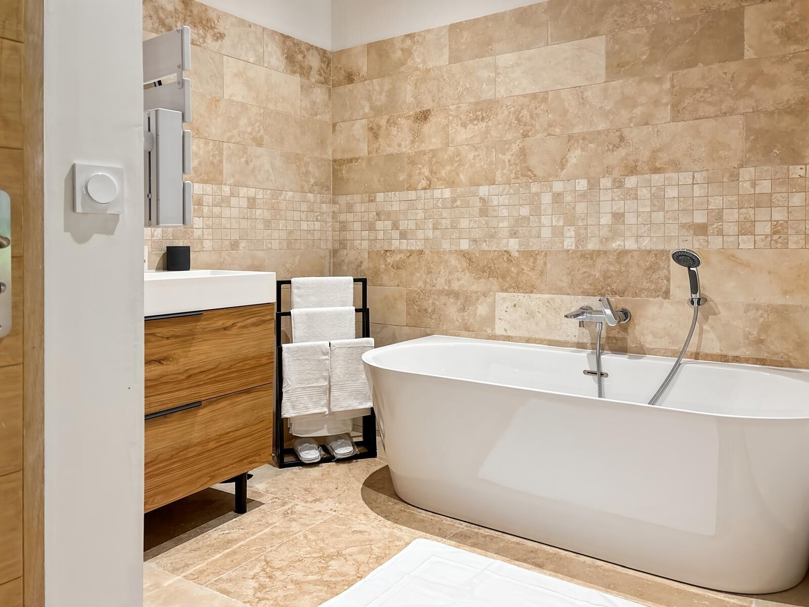 Chambres D'hotes D'exception Dans Un Mas Provencal Avec Petit Déjeuner Gourmand - Graveson