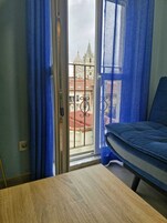 Suíte superior, vista para a cidade | Escrivaninha, quartos à prova de som, Wi-Fi de cortesia