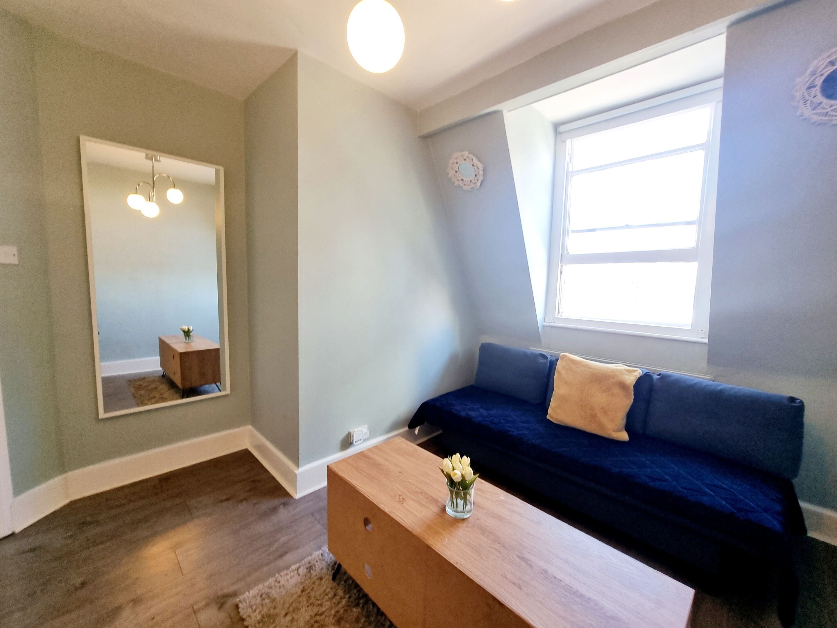 Top Flr 1 Bed Flat Near Elephant And Castle- 7ec - Bloomsbury