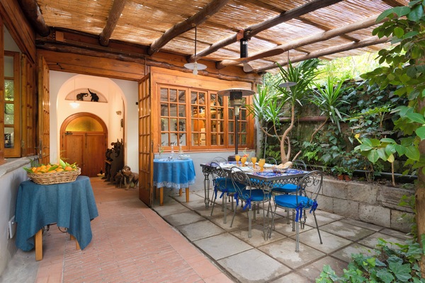 Café da manhã com buffet grátis todos os dias