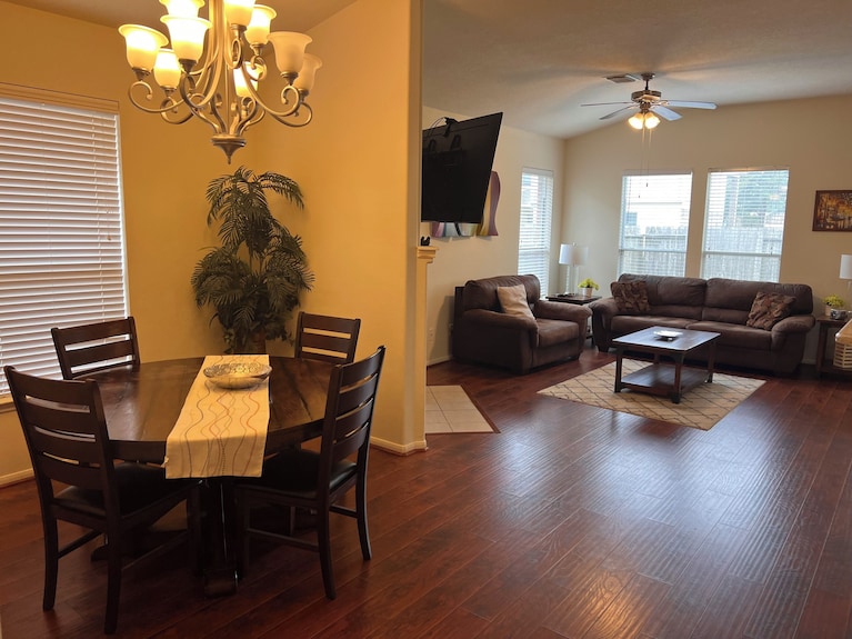 Beautiful One Floor 3-bedroom House With An Office - ケイティー, TX