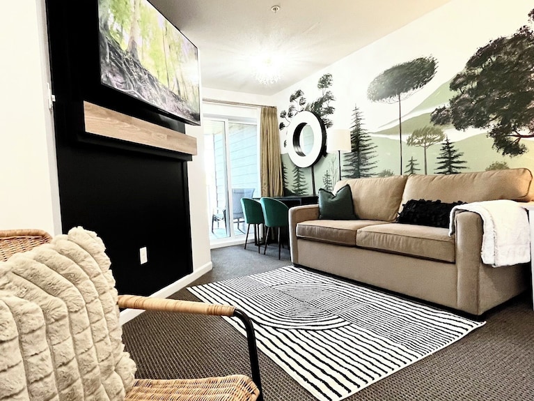 Old Forest Resort Suite + Hot Tub + Pool + Sauna + Beach In Vancouver Island - Vancouver Island