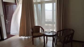 Quarto Individual Deluxe, varanda, vista para o lago | Vista para o lago