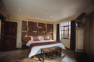 Quarto Duplo Standard, casa de banho privativa | Roupa de alta qualidade, edredões de penas, cofre no quarto 