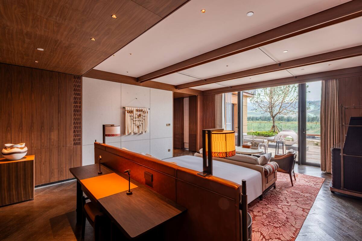 Suite Premier, 1 quarto, terraço (Dining Area, Terrace Access) | Roupa de alta qualidade, edredões de penas, minibar grátis