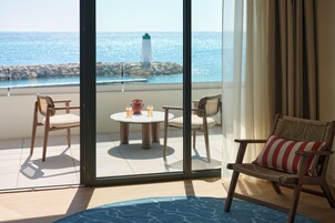Suite, 1 cama king-size, vista para o mar (Marina Bay) | Roupa de alta qualidade, camas de colchão viscoelástico 