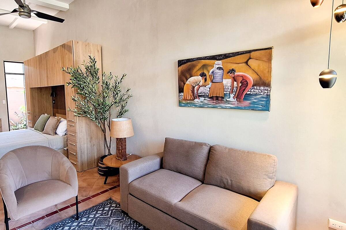 Suite-Estúdio Standard, vista para a piscina | 1 quarto, cofre no quarto, secretária, Wi-fi grátis
