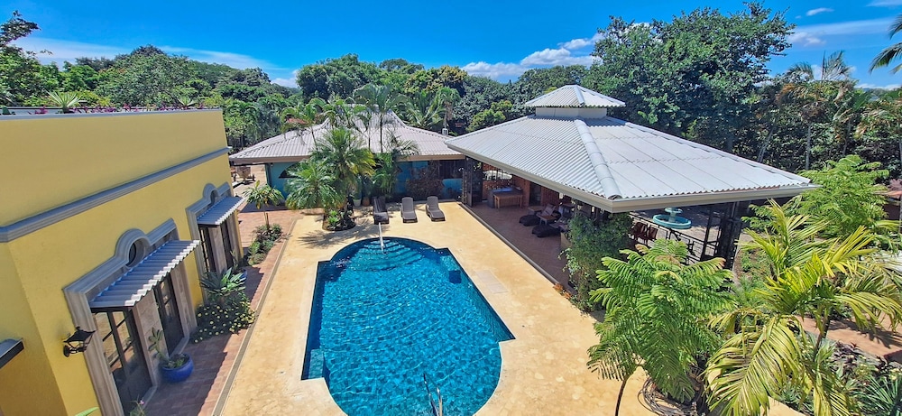 Club Heasa - Men Only Reviews, Deals & Photos 2026 - Vrbo