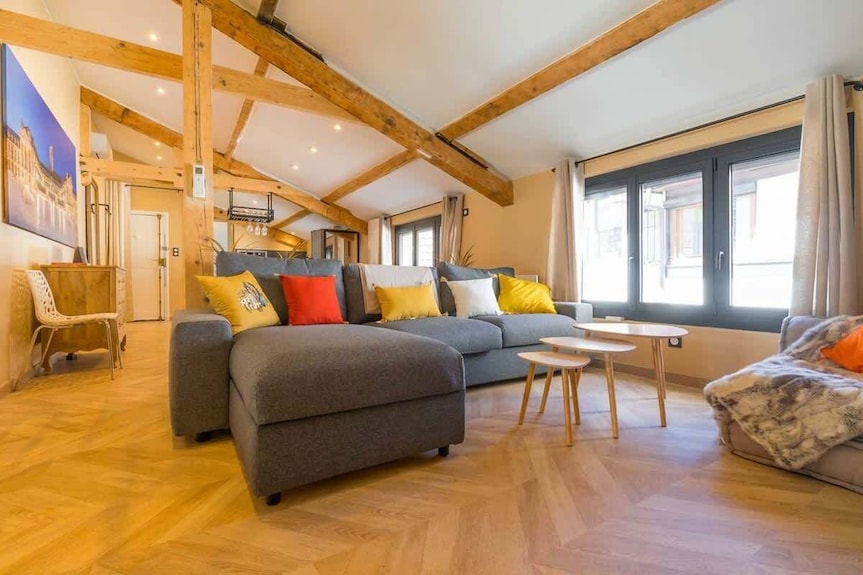 L'echappée Ducale Au Coeur Du Centre Historique De - 迪戎