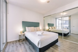 Two Bedroom Two Bathroom Apartment | Ferros/tábuas de passar roupa, Wi-Fi de cortesia, roupa de cama