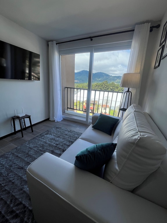 Antigua Guatemala 10 Minutes Drive ,3-bedroom Full Apartment , - Santiago Sacatepéquez