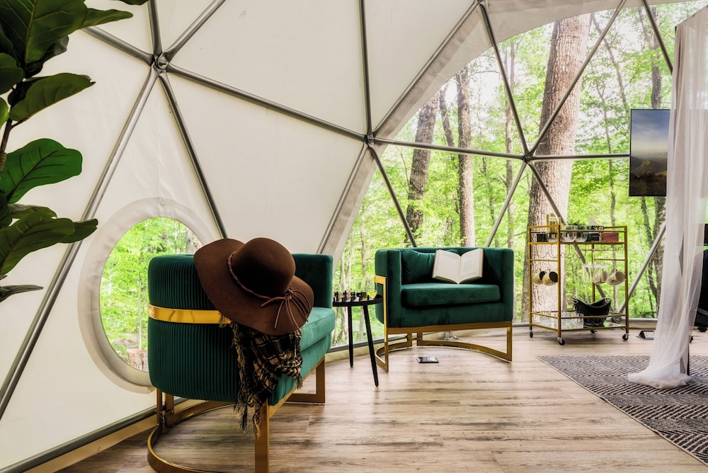 Cozy Glamping Dome PERFECT for couples near Brimstone and Big South ...