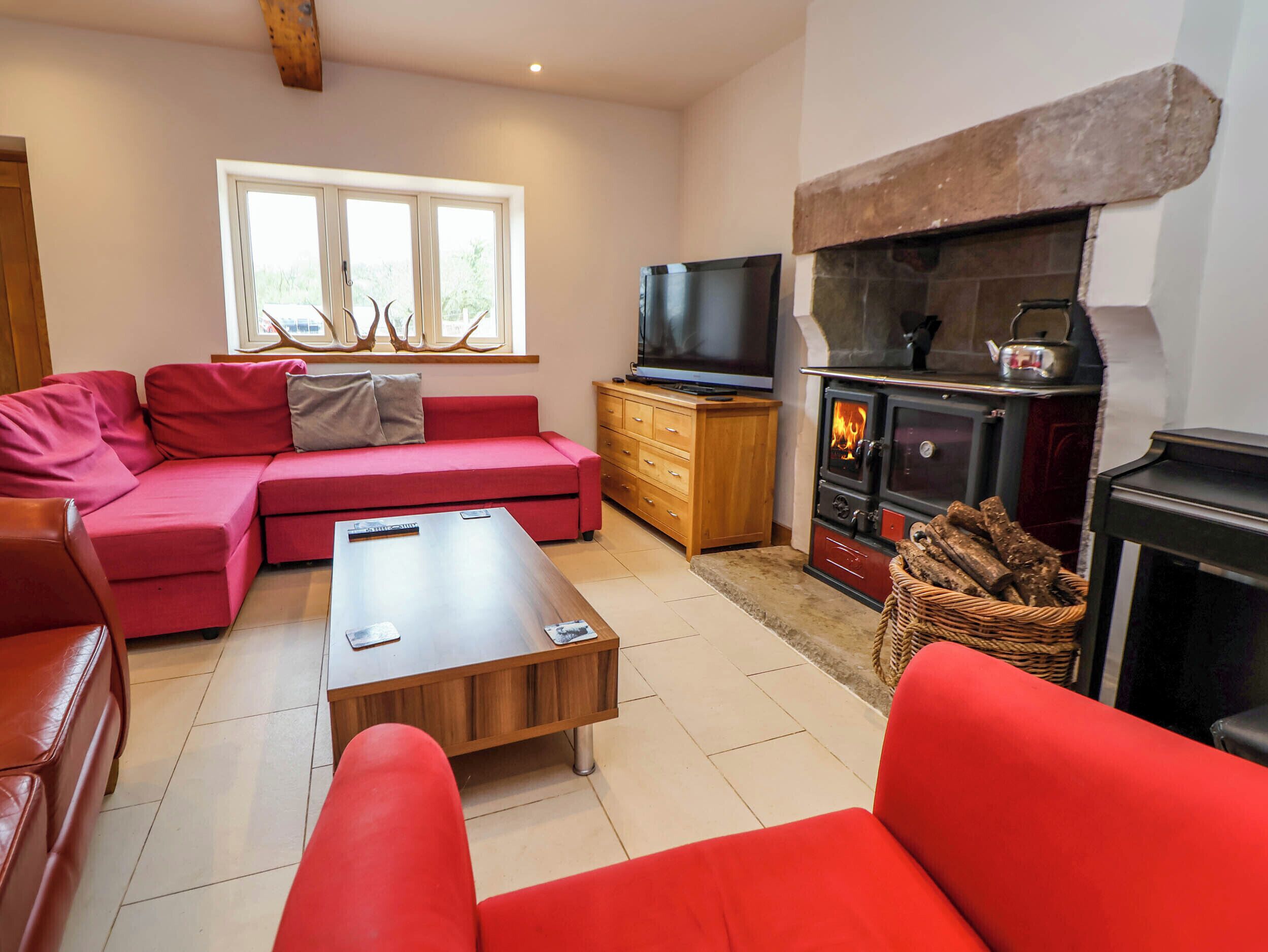 Sprinks Farm, Pet Friendly, With Open Fire In Biddulph Moor - Congleton