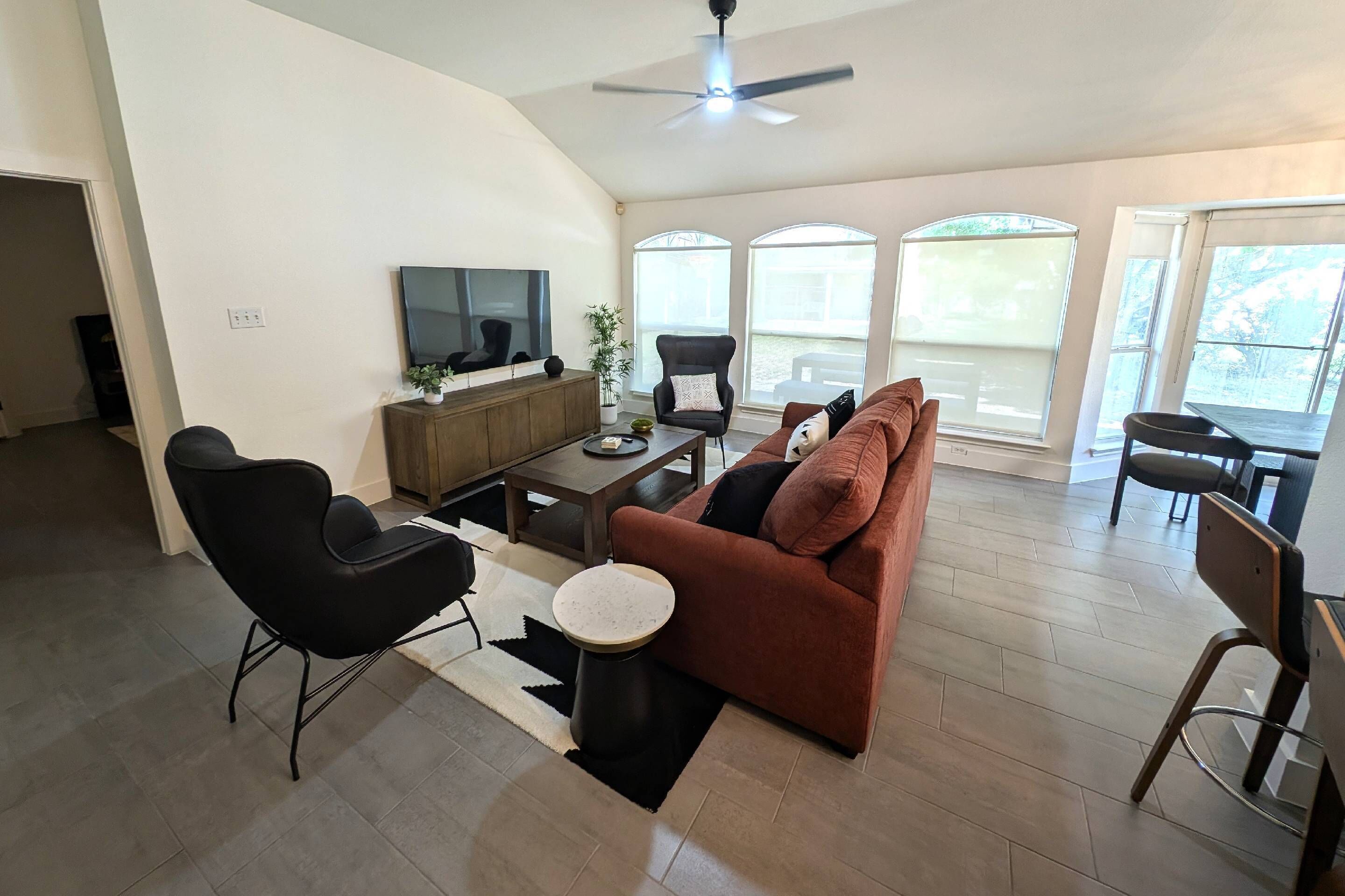 Private Office, Stylish, Remodeled Home, New Appliances, King Beds, Office, Bbq, Large Yard - Round Rock, TX