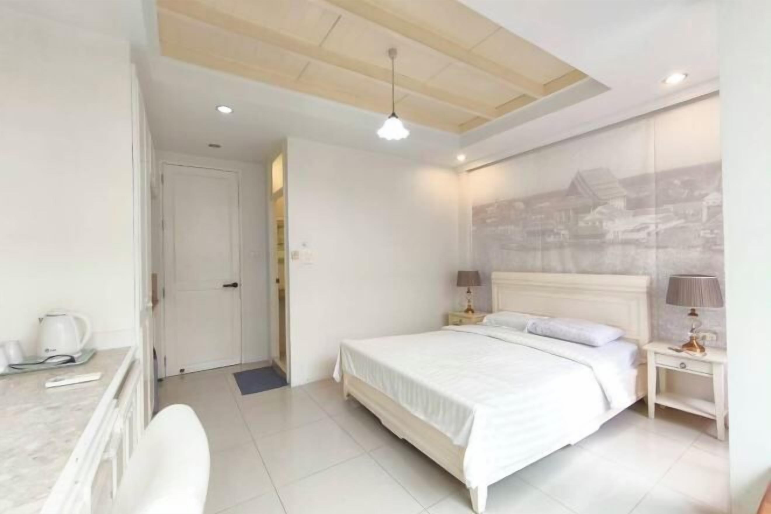 Minibar, roupa de cama fornecida 